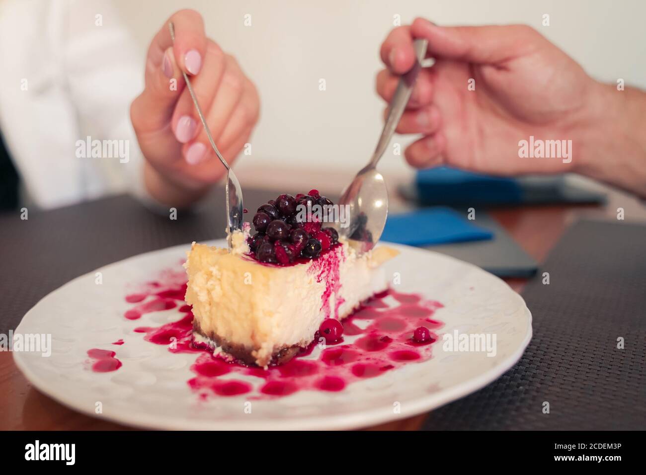 Plain cheesecake hi-res stock photography and images - Alamy