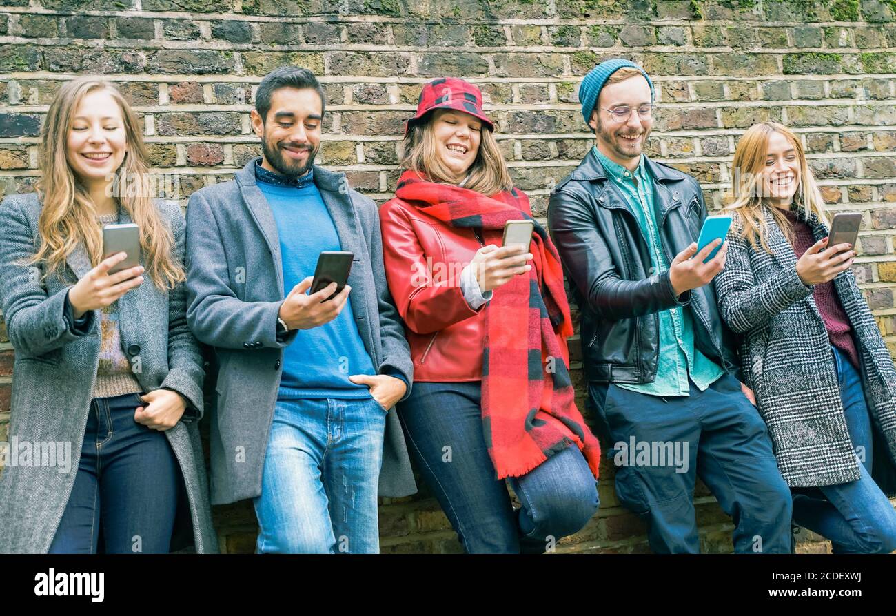 Group Teenagers Texting High Resolution Stock Photography and Images ...