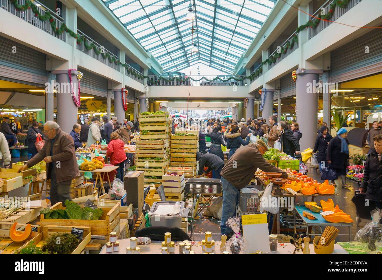 French food market bordeaux hi-res stock photography and images - Alamy