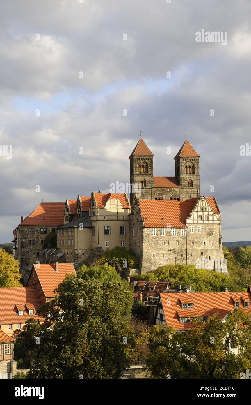 Castle and collegiate church in Quedlinburg Stock Photo - Alamy