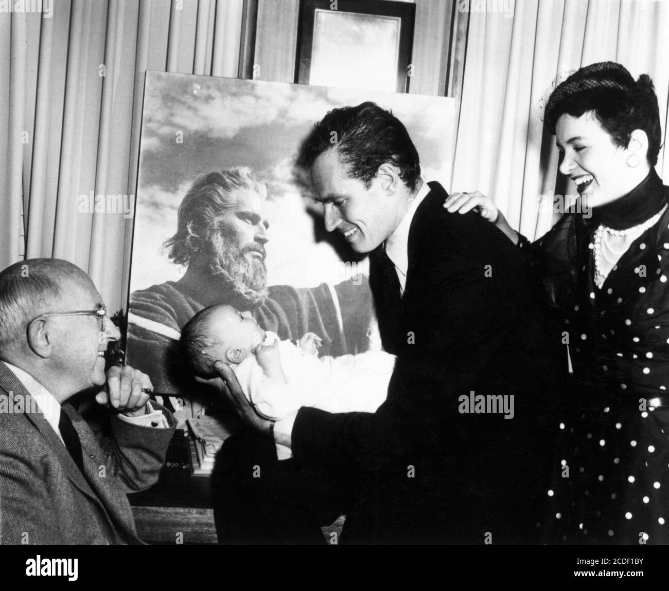 Charlton heston lydia clarke fraser Black and White Stock Photos ...