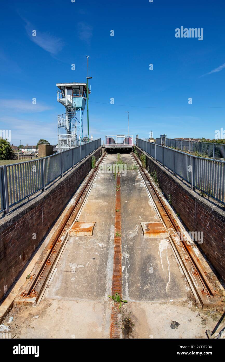 Moveable pedestrian footbridge over the River Arun at Littlehampton ...