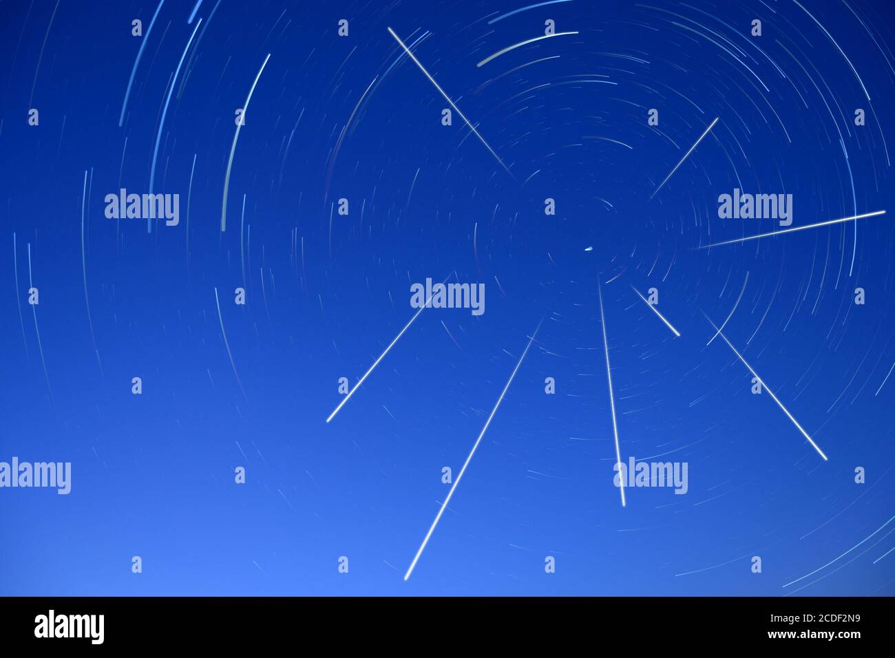 Perseids stars hi-res stock photography and images - Alamy