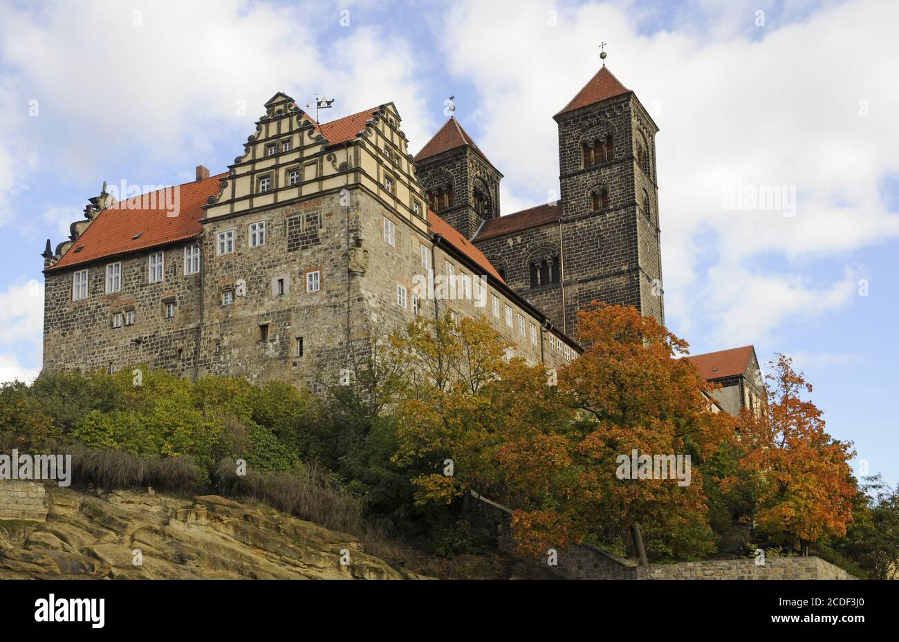 Castle and collegiate church in Quedlinburg Stock Photo - Alamy