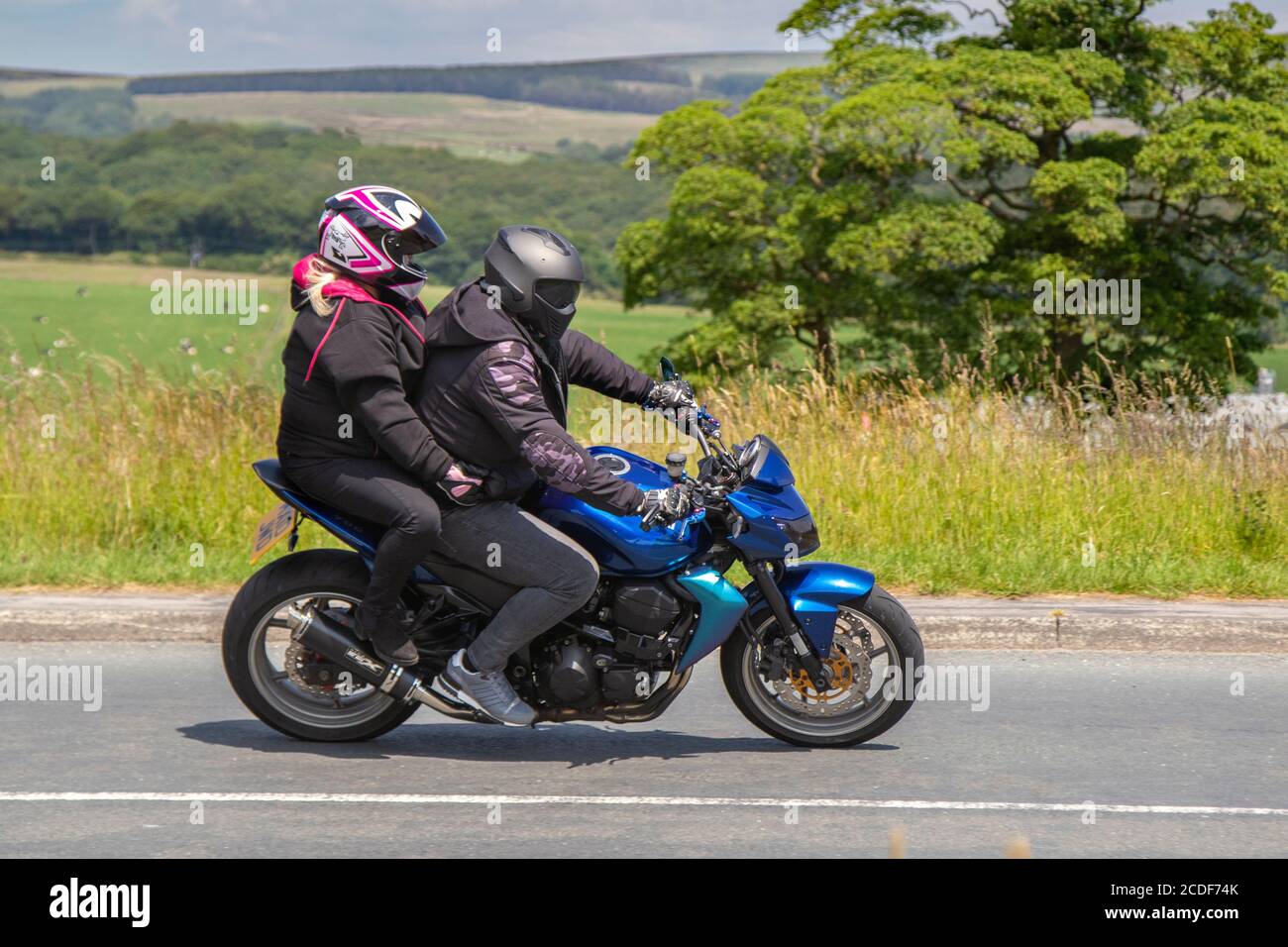 Kawasaki ZR 750 L9F Motorbike rider; two wheeled transport, motorcycles ...