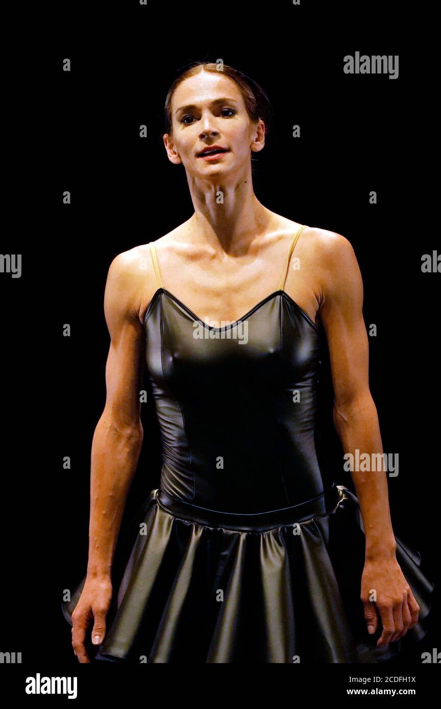 Solo dancer and elisa carrillo cabrera hi-res stock photography and ...