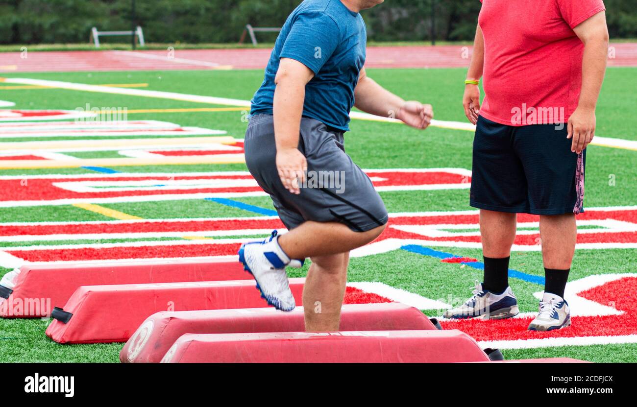 Football lineman hi-res stock photography and images - Alamy