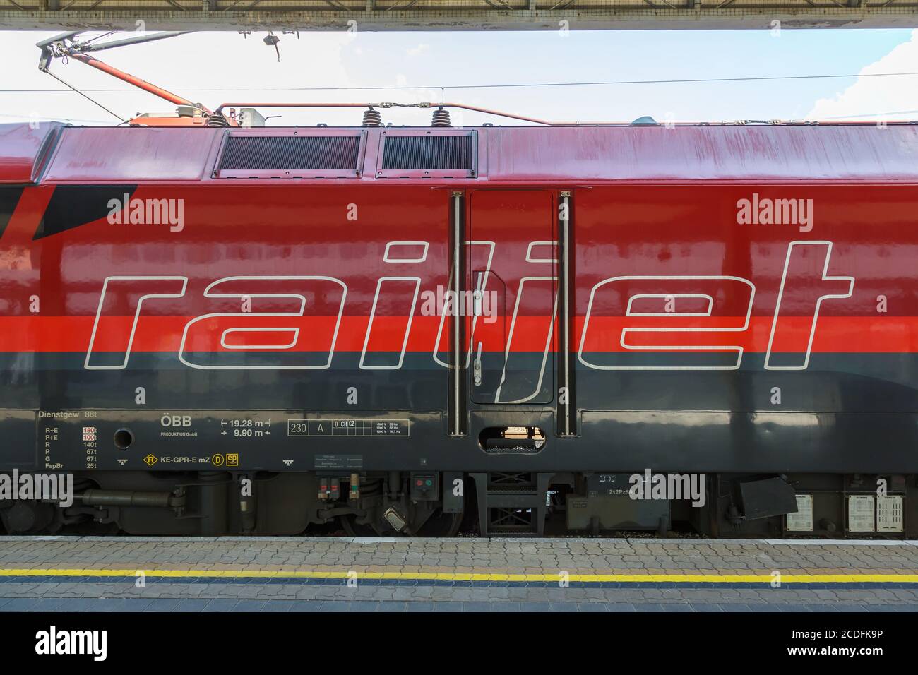 Innsbruck, Austria - August 1, 2020: ÖBB RailJet Logo train Innsbruck ...
