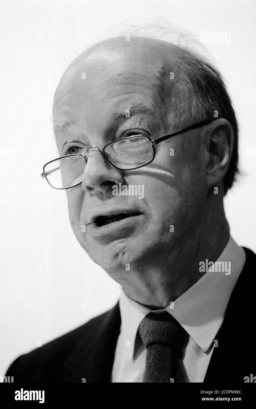 Professor Paul Black giving a lecture at the Department of Education ...