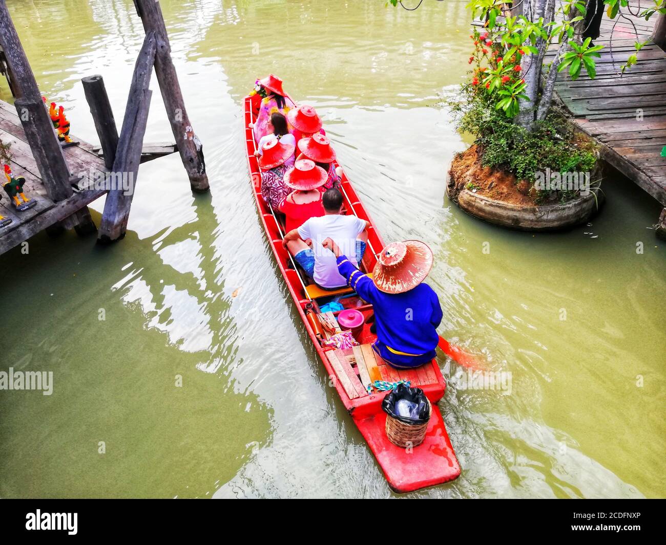 Dirty canoes hi-res stock photography and images - Alamy