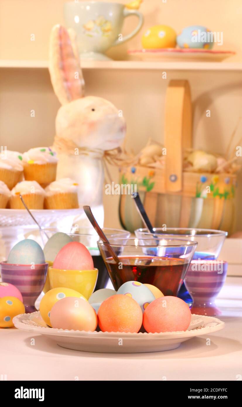 Dying eggs for Easter Stock Photo - Alamy