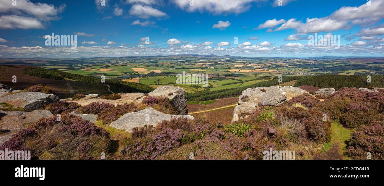 Summertime views across the Simonside Hills near Rothbury in ...