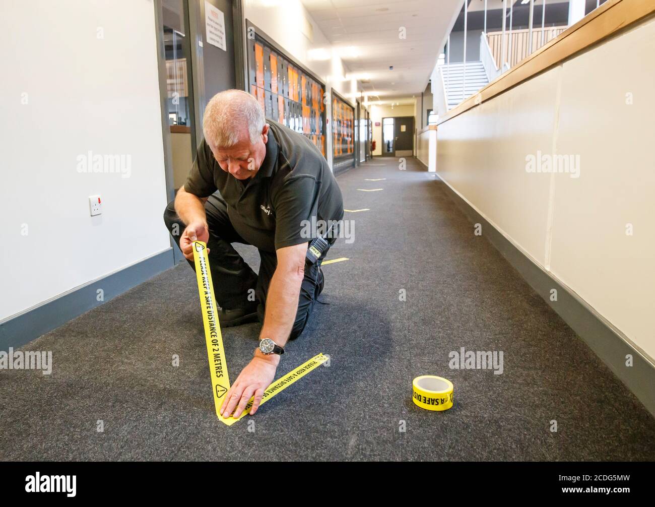 Schools one way hi-res stock photography and images - Alamy