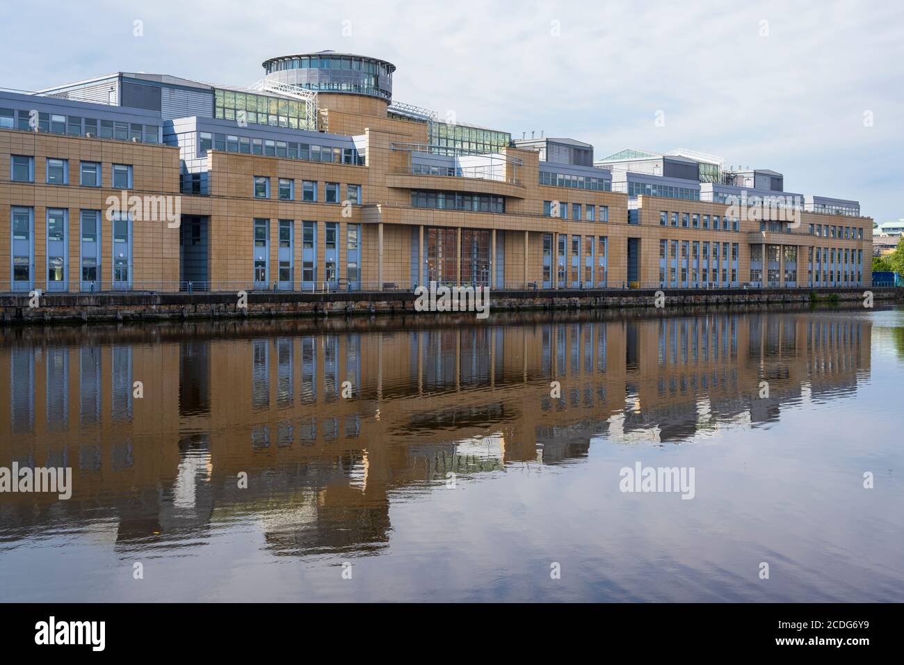Scottish government building edinburgh hi-res stock photography and ...
