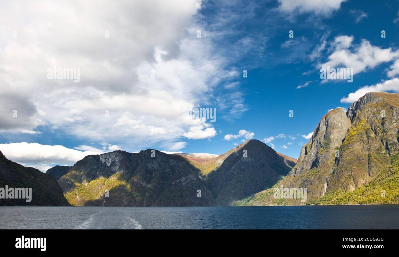 Fiord mountains hi-res stock photography and images - Alamy