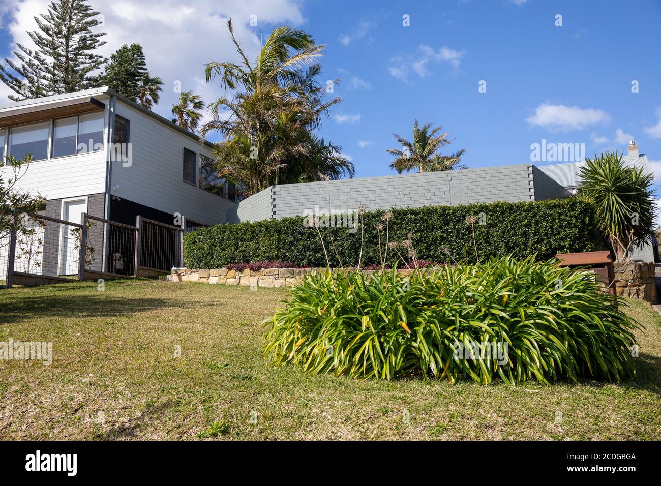 Australian beach house home in Avalon Beach on Sydney northern beaches ...
