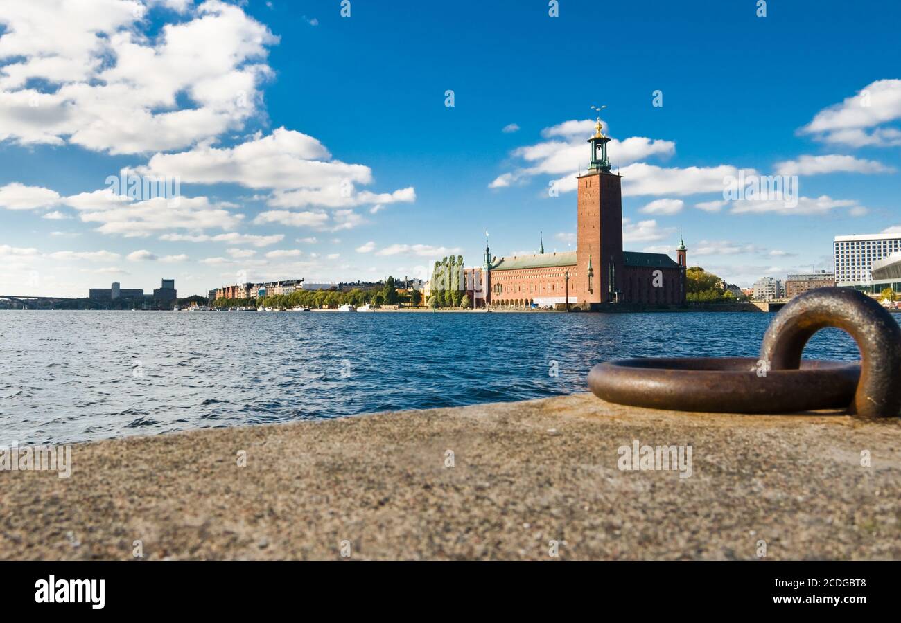 Brick quayside building hi-res stock photography and images - Alamy