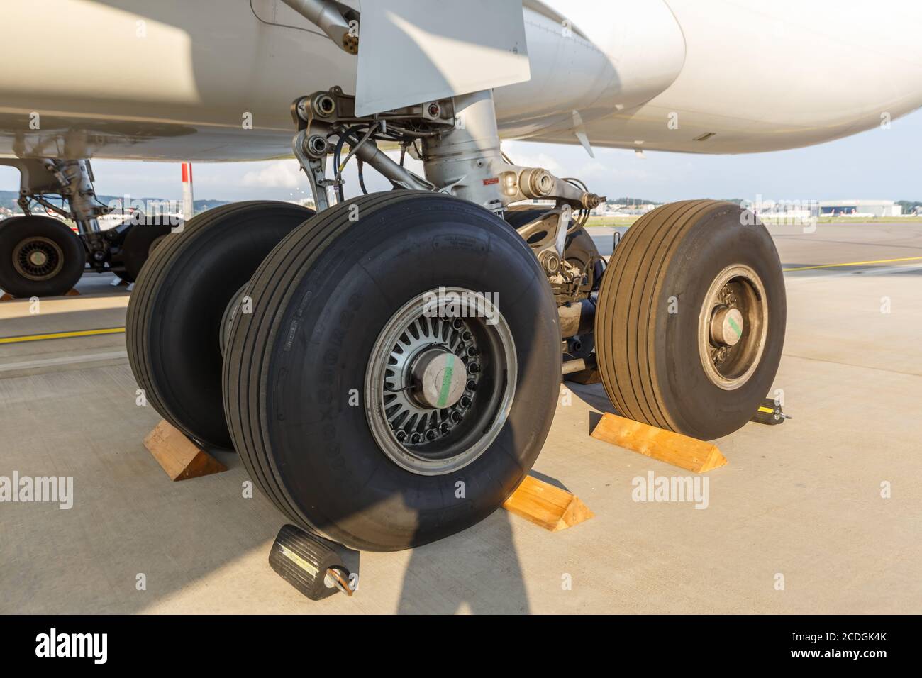 Airbus a330 landing gear hi-res stock photography and images - Alamy