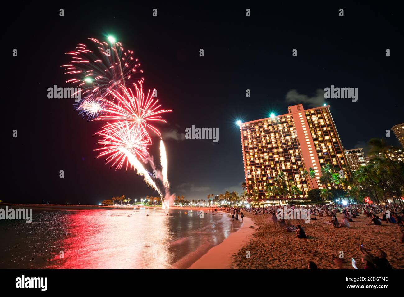 Waikiki fireworks hi-res stock photography and images - Alamy
