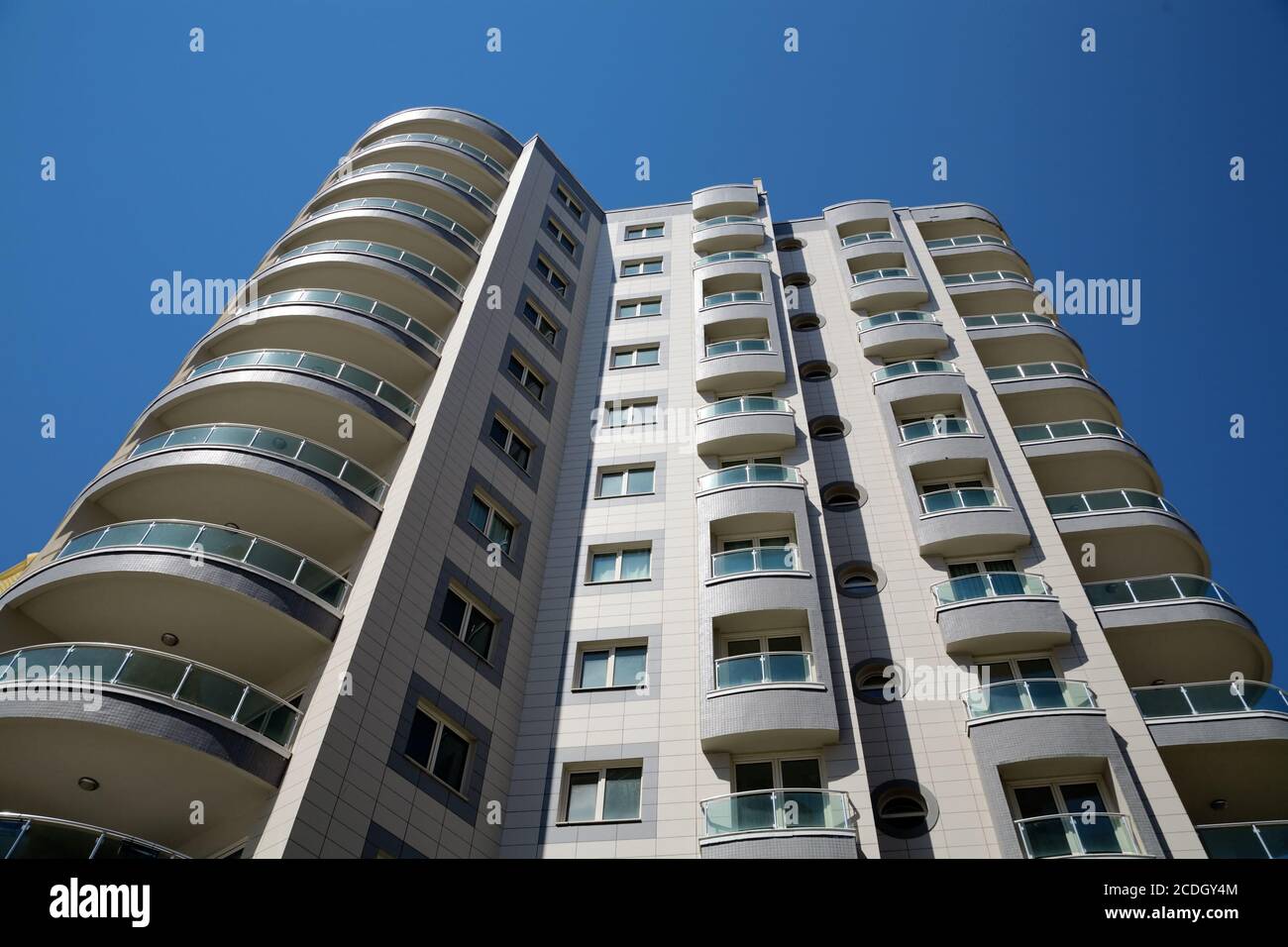 Residential tower block steel glass hi-res stock photography and images ...