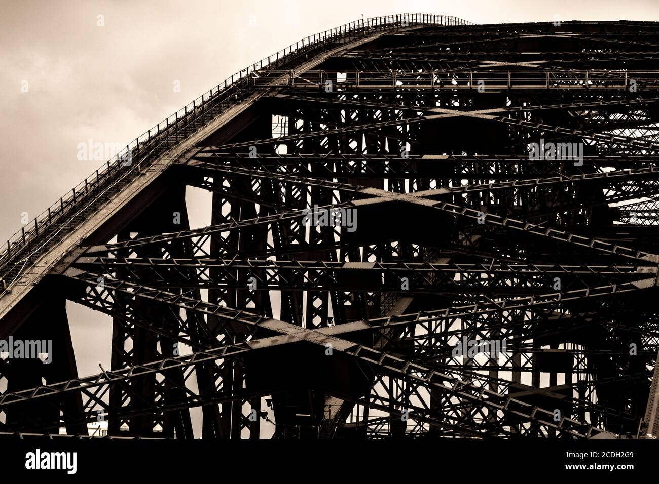 Summit, steps and barrier of the Sydney Harbour bridge Stock Photo - Alamy