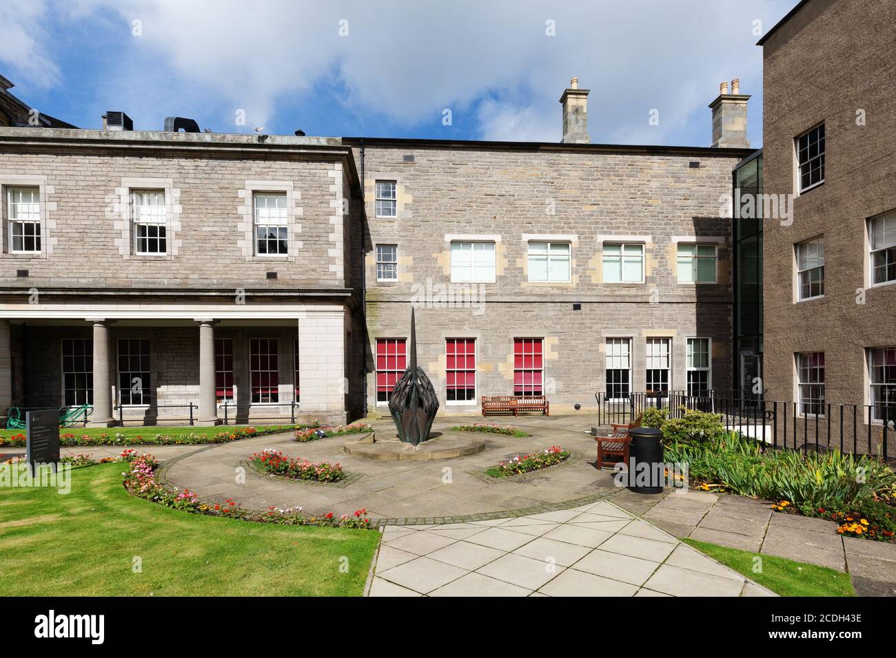 Edinburgh surgeons' hall museums hi-res stock photography and images ...