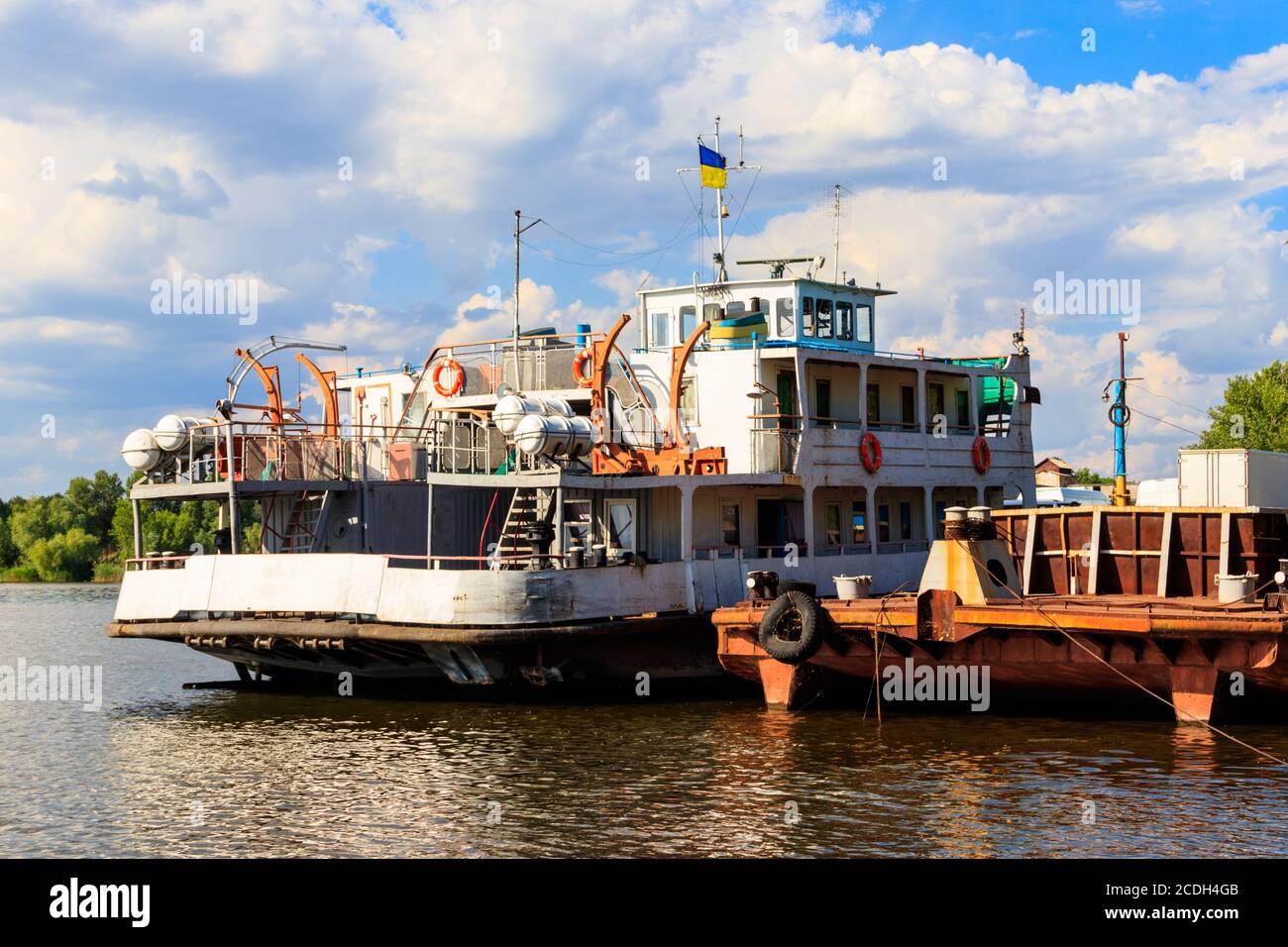 Pier scene harbour port boat ferry transport hi-res stock photography ...
