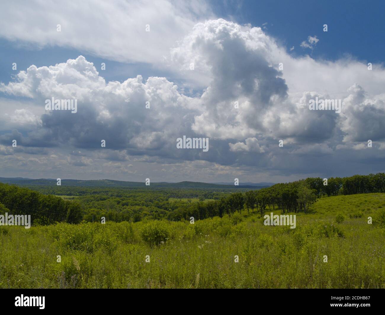 Valley of clouds hi-res stock photography and images - Alamy