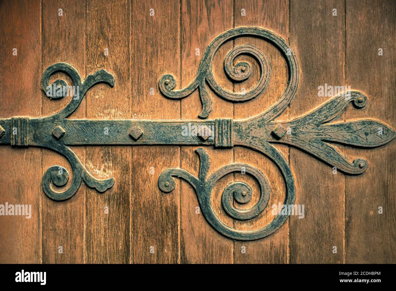 Ornate hinge church door hi-res stock photography and images - Alamy