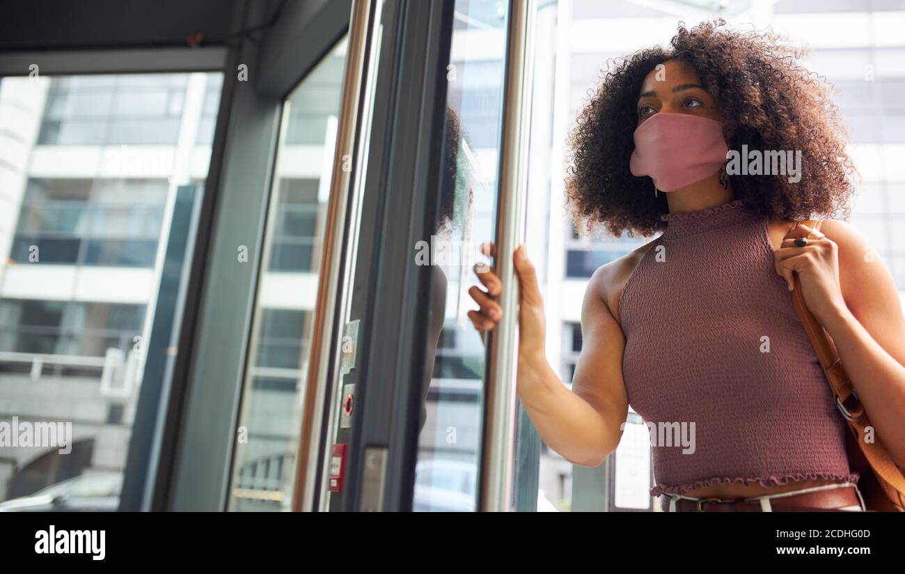 Female ppe hi-res stock photography and images - Alamy