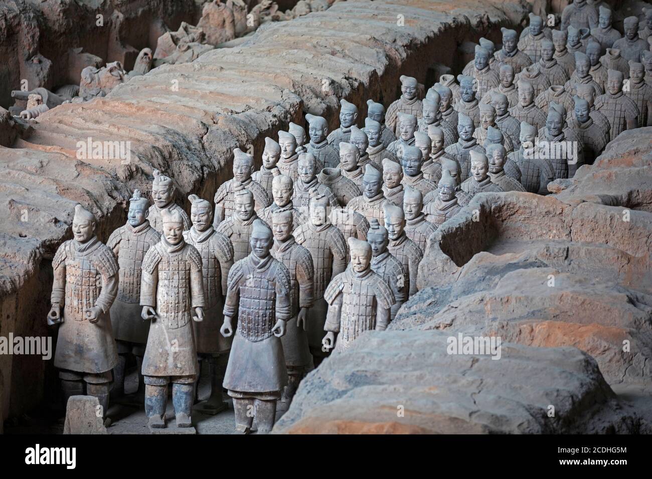 Terracotta Army, sculptures of soldiers depicting the armies of Qin Shi ...