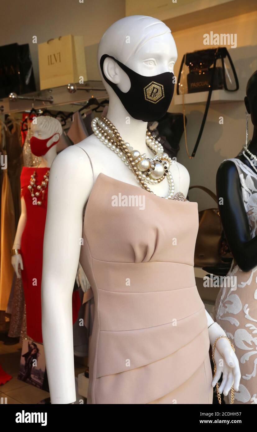 Mannequin wearing mask hi-res stock photography and images - Alamy