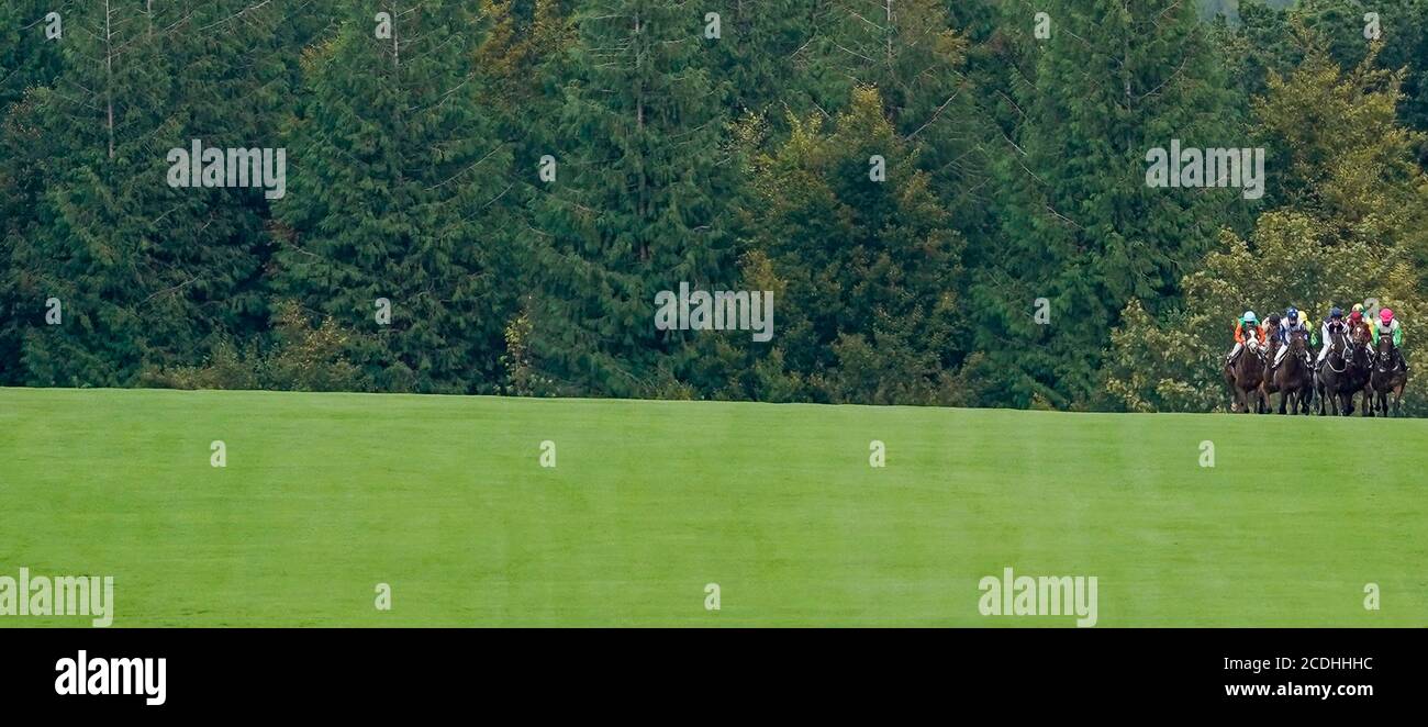 Children supporting runners hi-res stock photography and images - Alamy