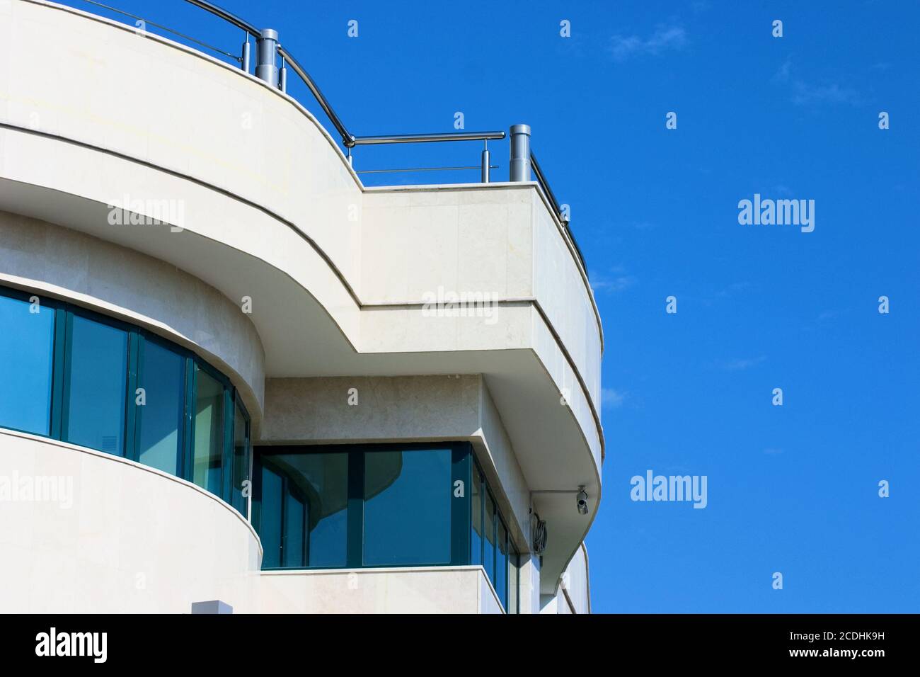Blue white facade hi-res stock photography and images - Alamy