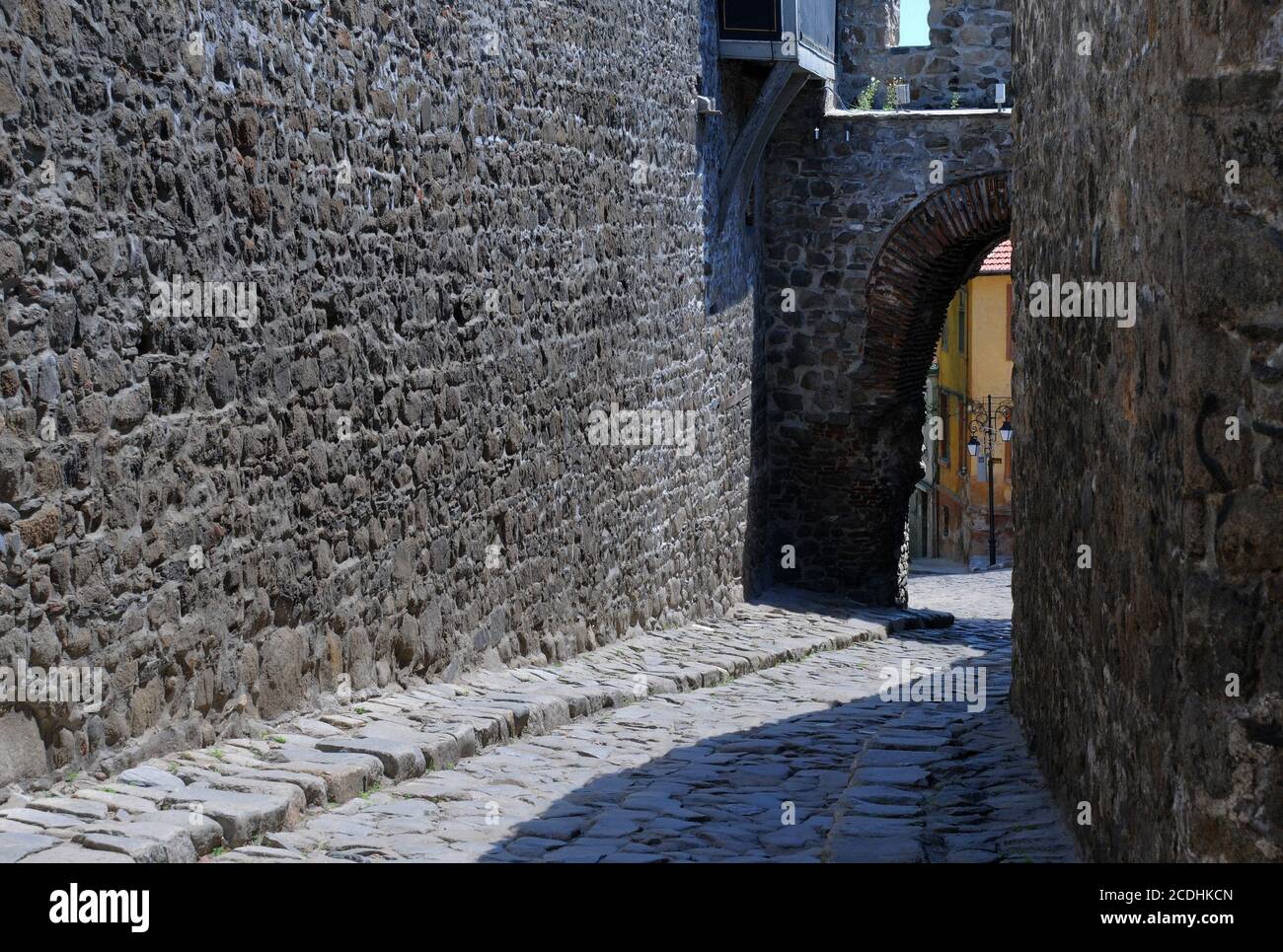 Medieval cobbled street detail hi-res stock photography and images - Alamy