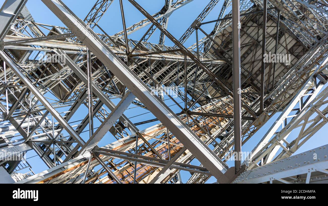 Cable car support column hi-res stock photography and images - Alamy