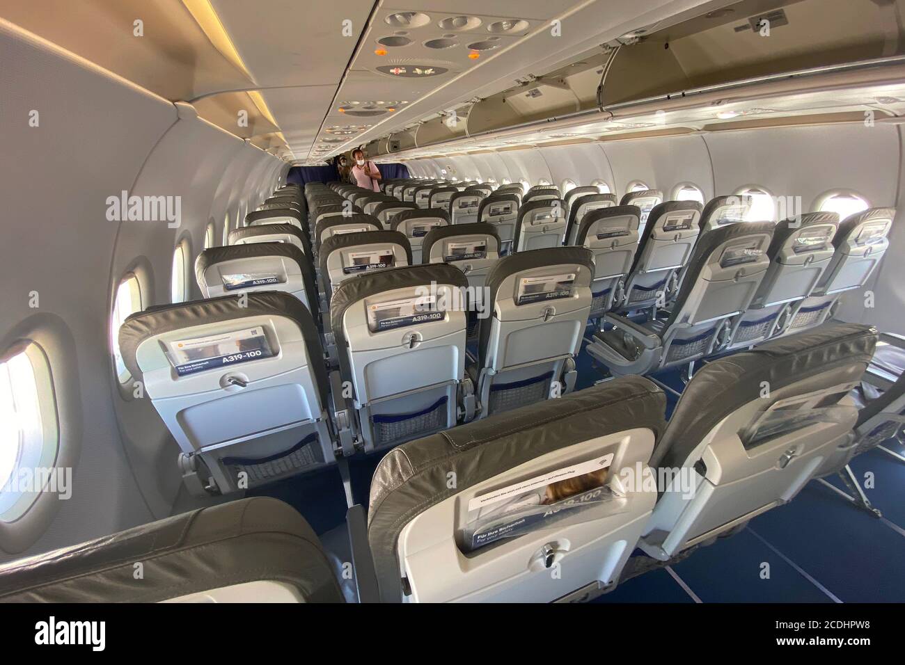 Empty aircraft hi-res stock photography and images - Alamy