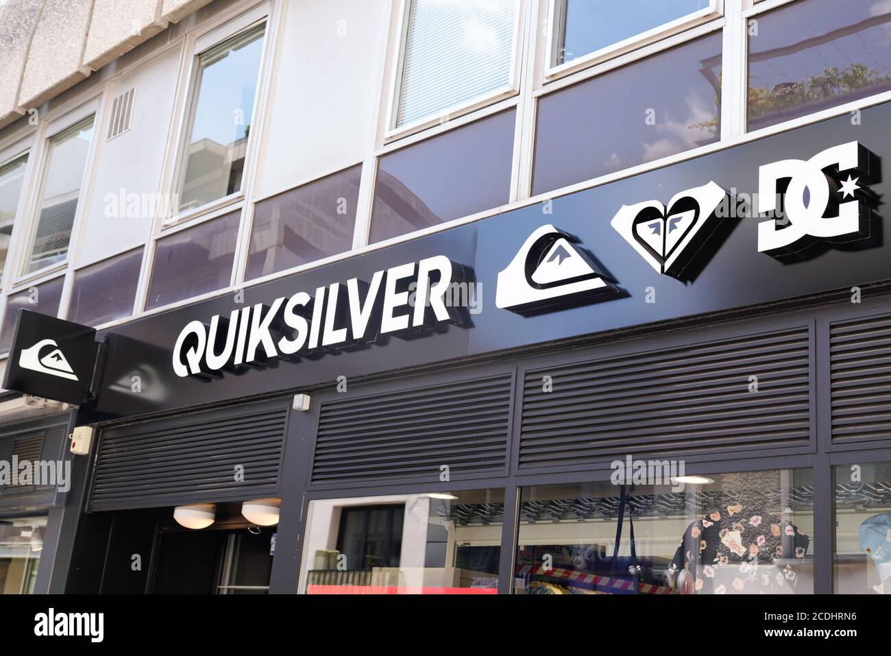 Quicksilver logo hi-res stock photography and images - Alamy