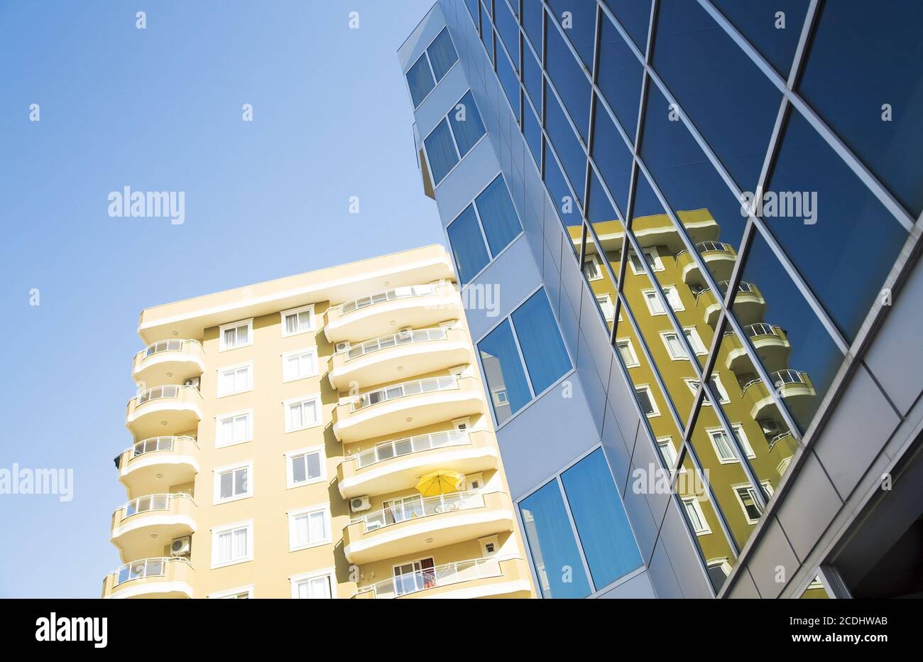 Abstract buildi hi-res stock photography and images - Alamy