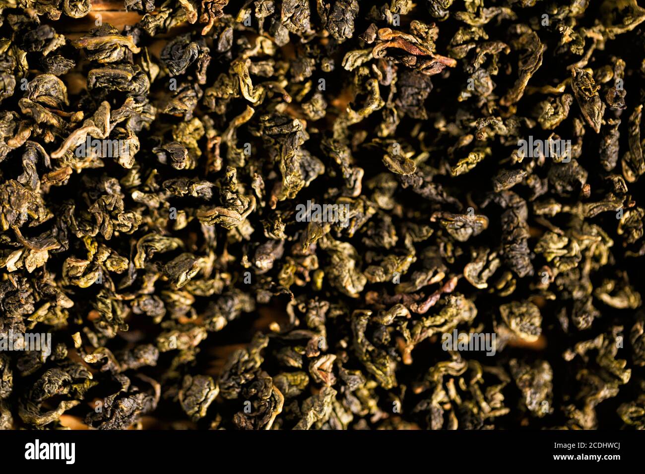 Oolong tea leaf close-up texture Stock Photo - Alamy