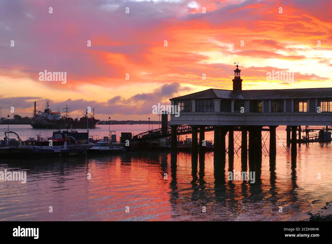 28/08/2020 Royal Terrace Pier Gravesend UK. Arco Beck passing Royal ...