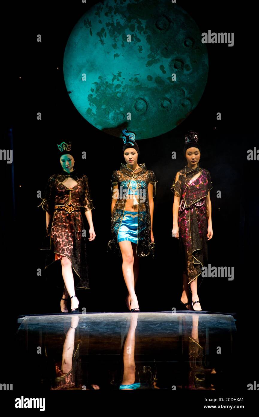 Asian runway model hi-res stock photography and images - Alamy