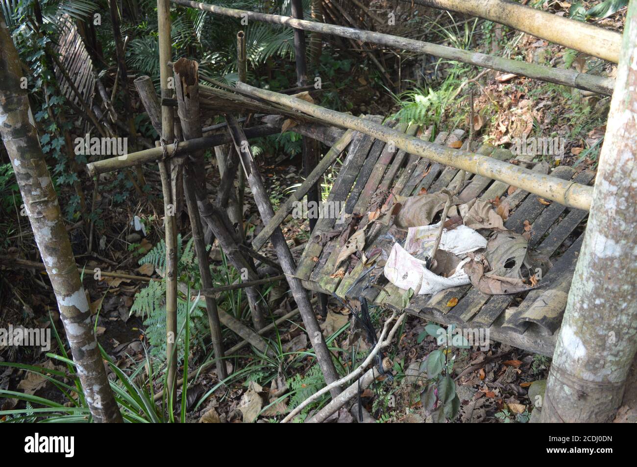 Bamboo made bridge hi-res stock photography and images - Alamy