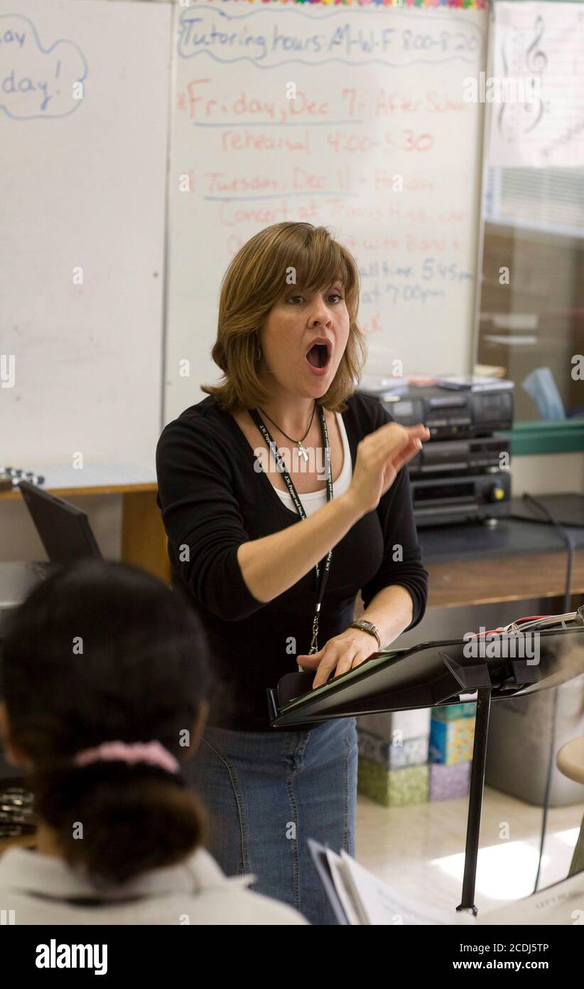 Teacher choir hi-res stock photography and images - Alamy