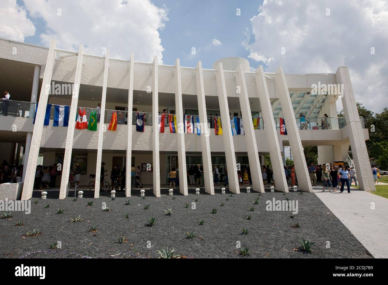 Austin, TX September 16, 2007: Grand Opening celebration on Dies y Seis ...