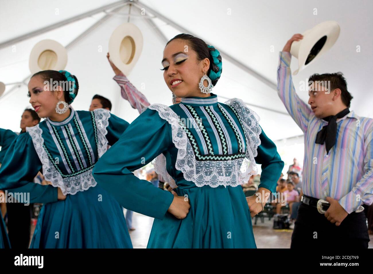 Folk dancers austin hi-res stock photography and images - Alamy