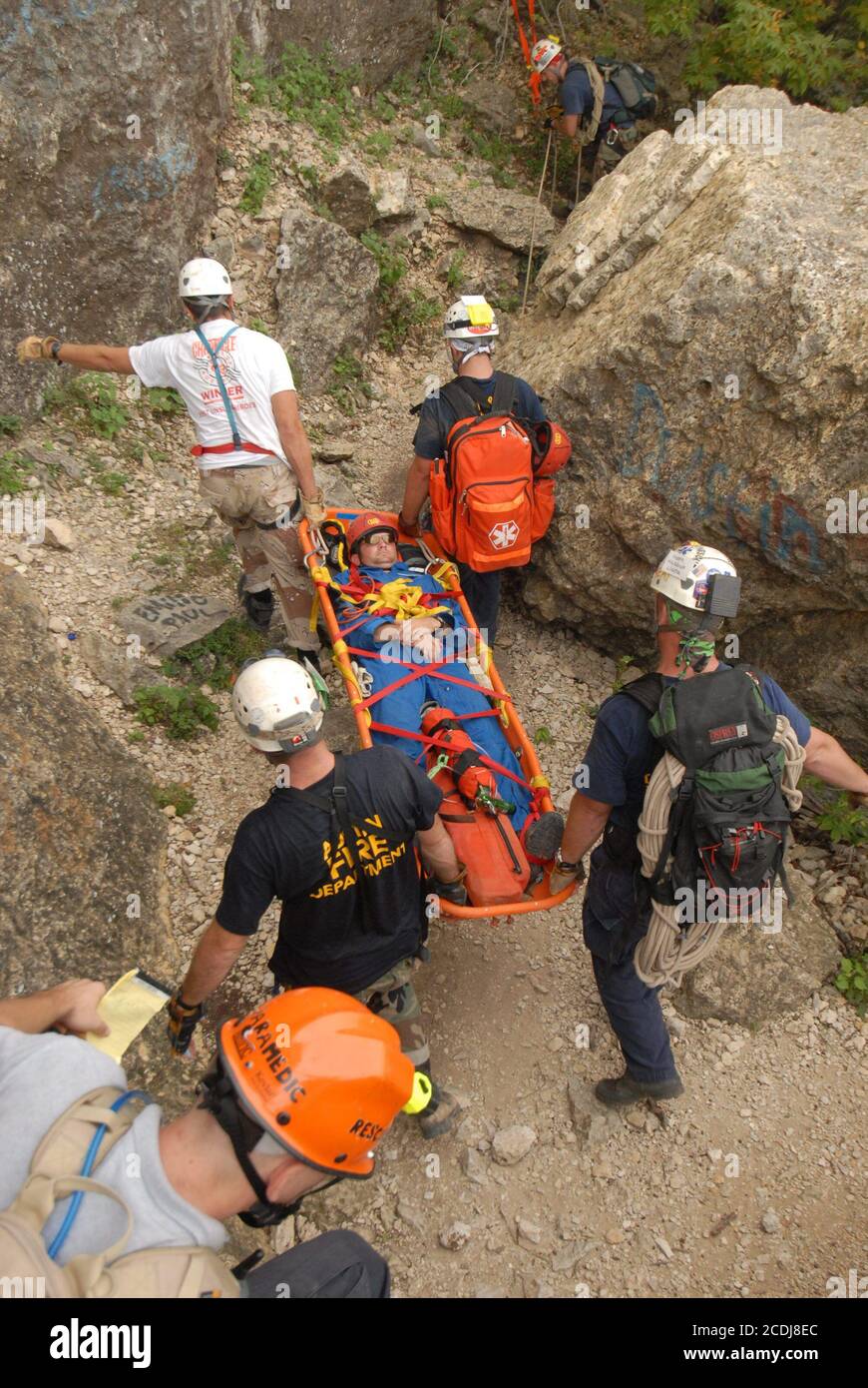 Rescuers hi-res stock photography and images - Alamy