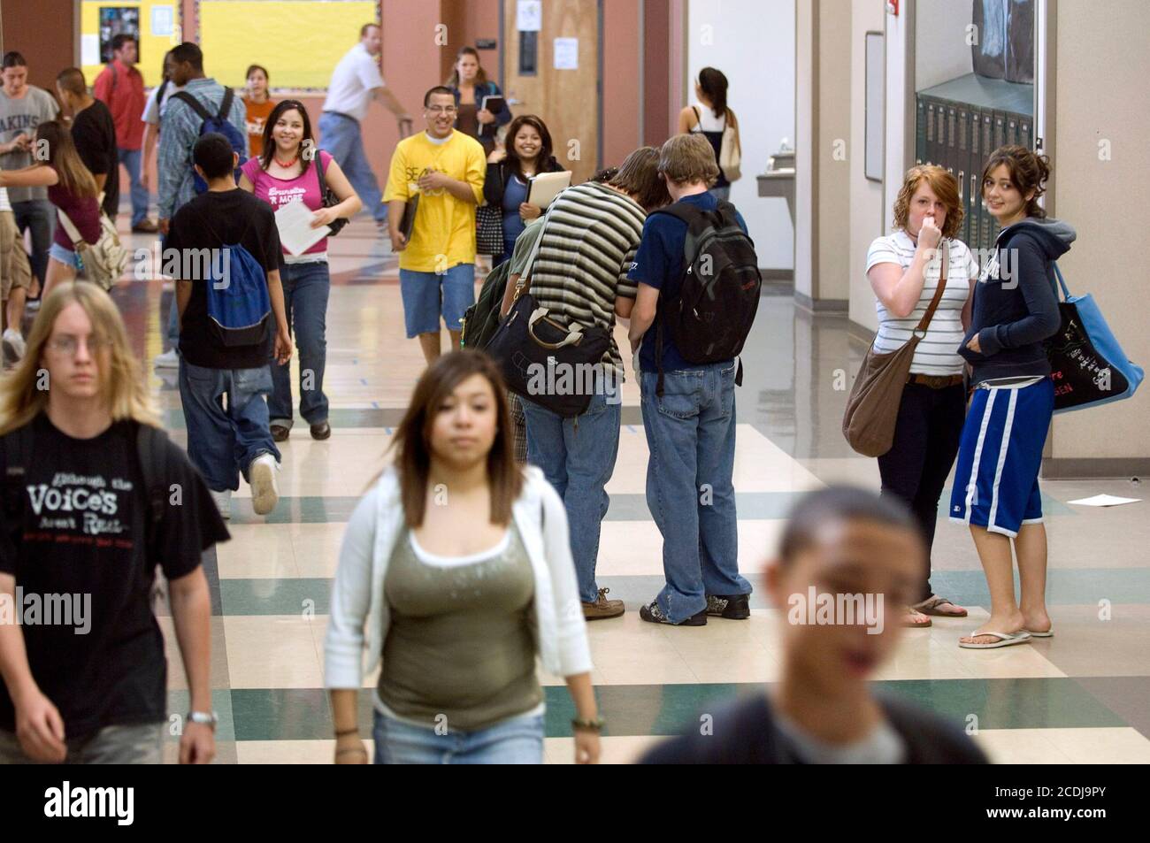 Austin, Texas USA, May 18, 2007: Ninth-grade students in hallway ...