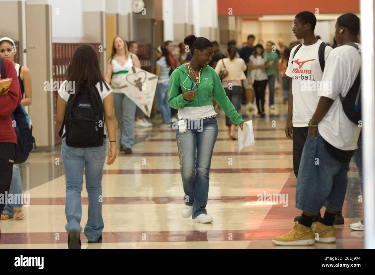 Austin, Texas USA, May 18, 2007: Ninth-grade students in hallway ...