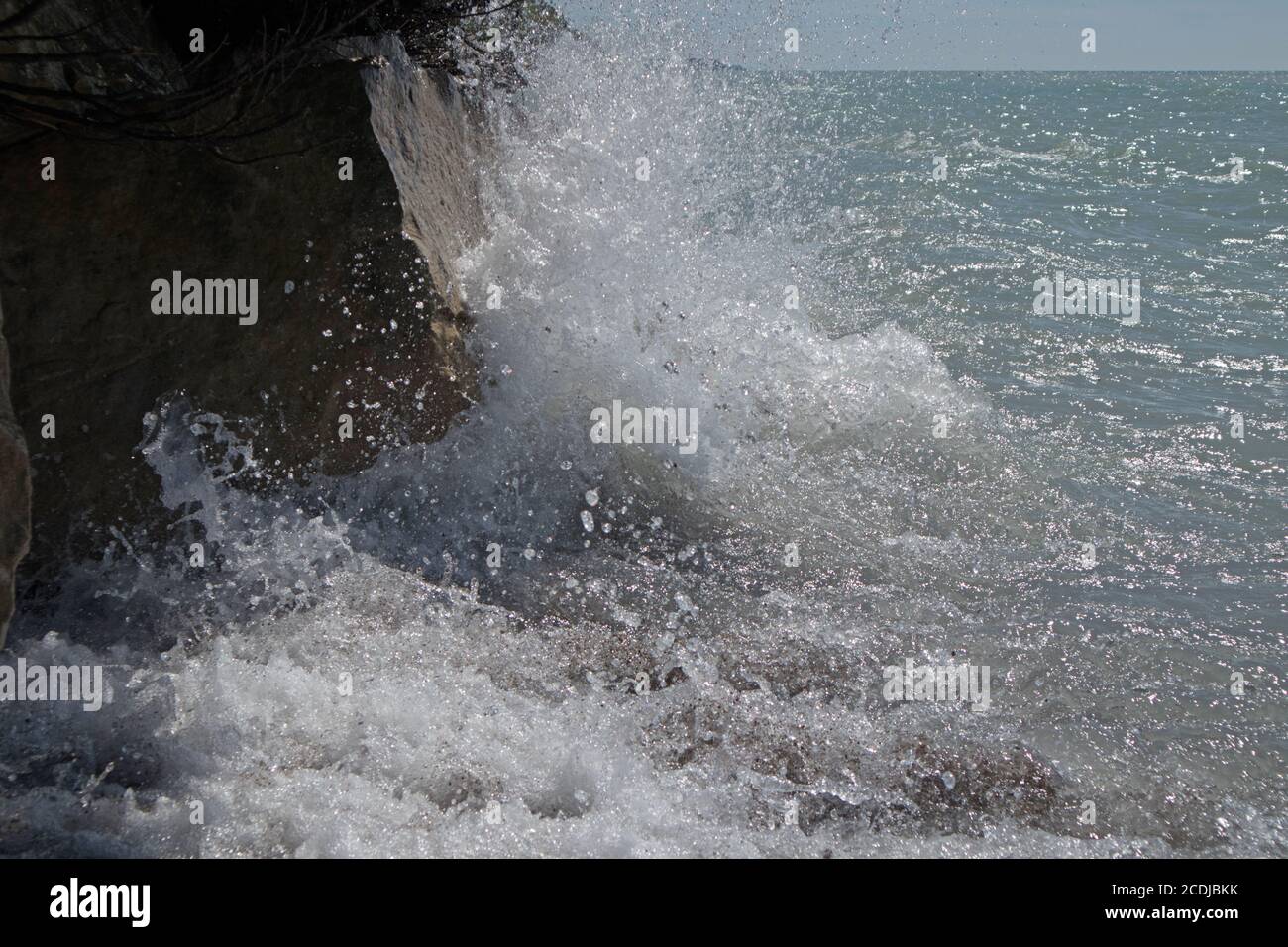 Ocean sea wave crashing hi-res stock photography and images - Alamy